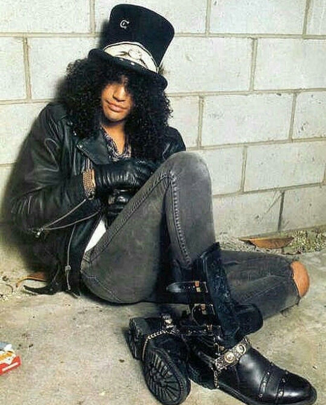 From Stage to Street: Get the Slash Look with This Outfit - PYGear.com